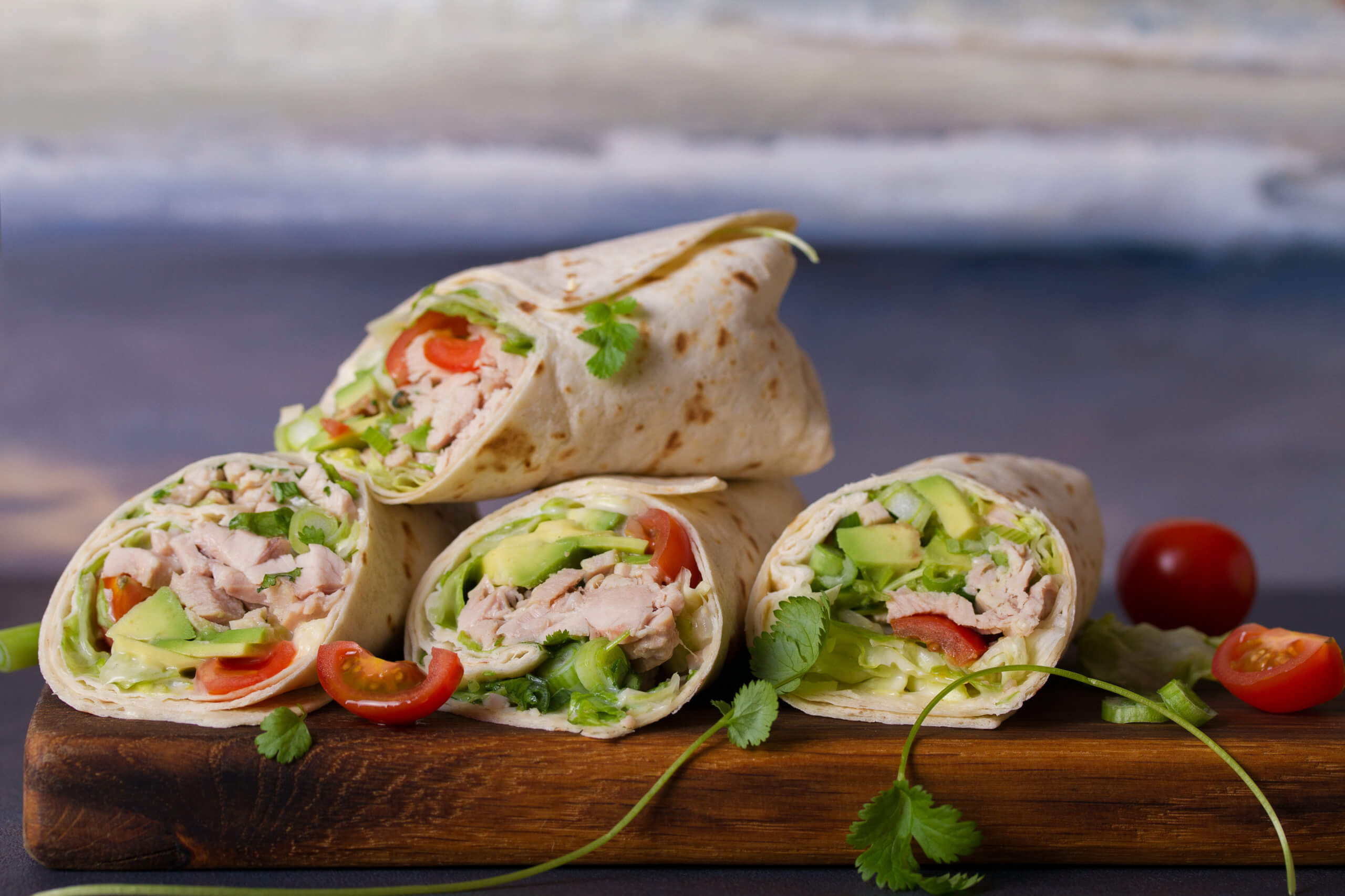 Wraps hyper-protéinés au poulet et crudités